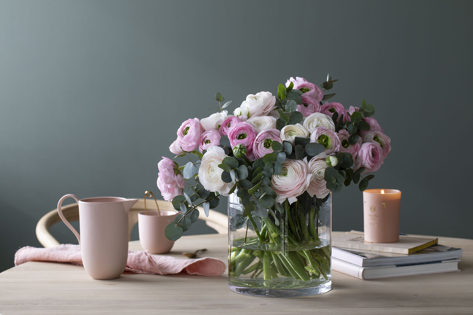 Ranunkler - en romantisk og vakker favoritt - Mester Grønn