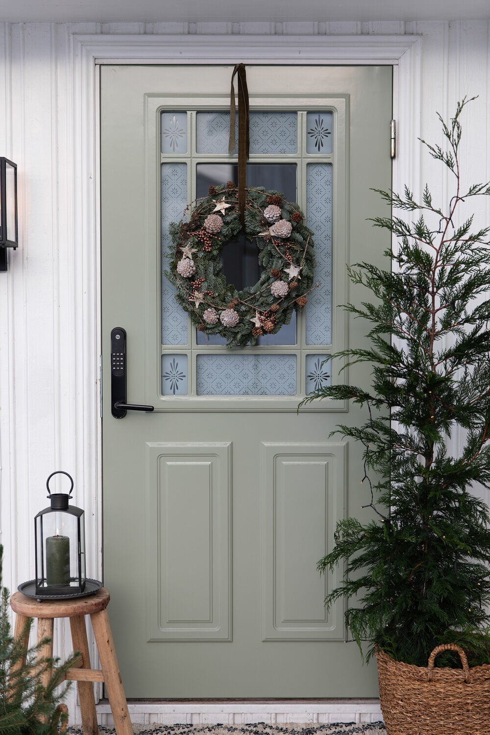 Pynt inngangspartiet med vakre dørkranser til jul - Mester Grønn