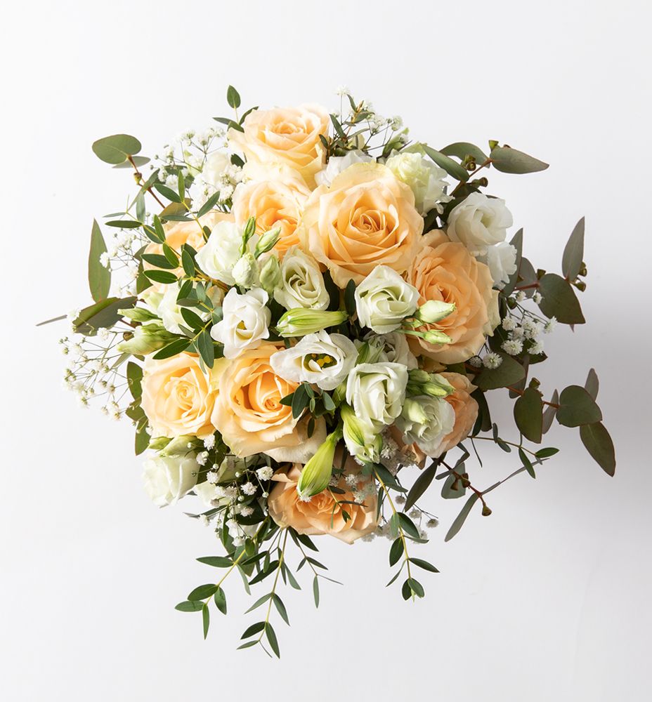 Bestill Liten brudebukett med fersken roser | Mester Grønn